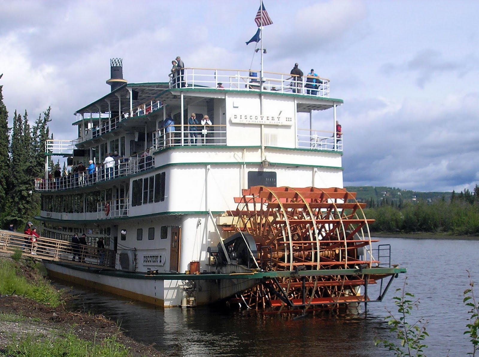 RV Alaska 2011: DAY 23: RIVER BOAT TOUR & NORTH POLE