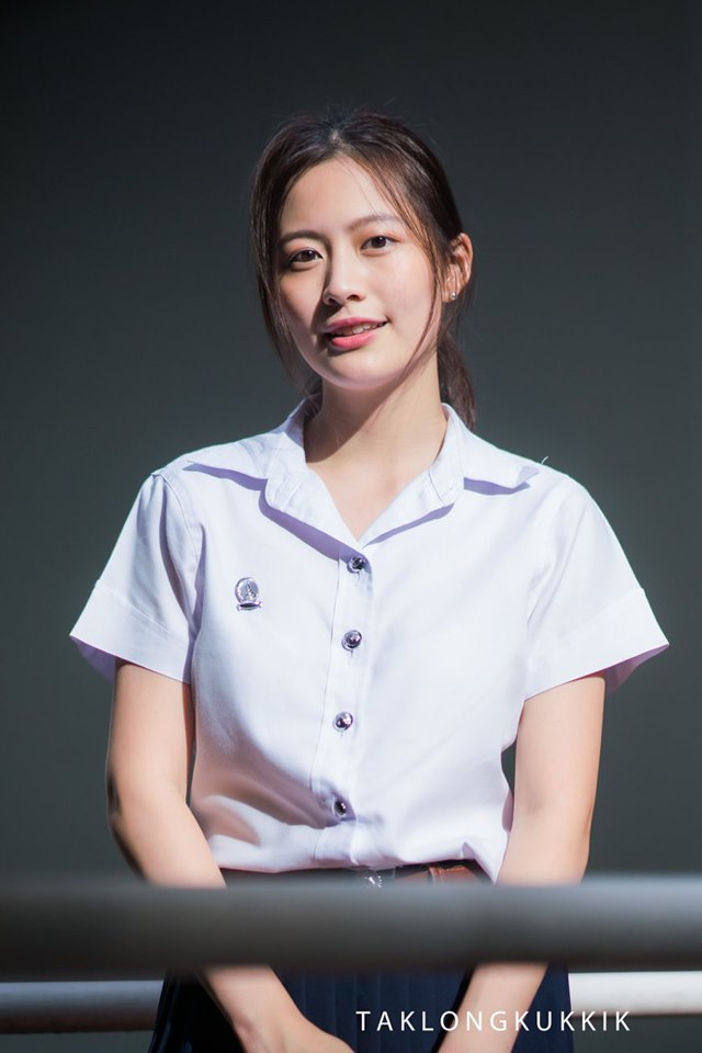 Frung Narikun Ketprapakorn - 📖