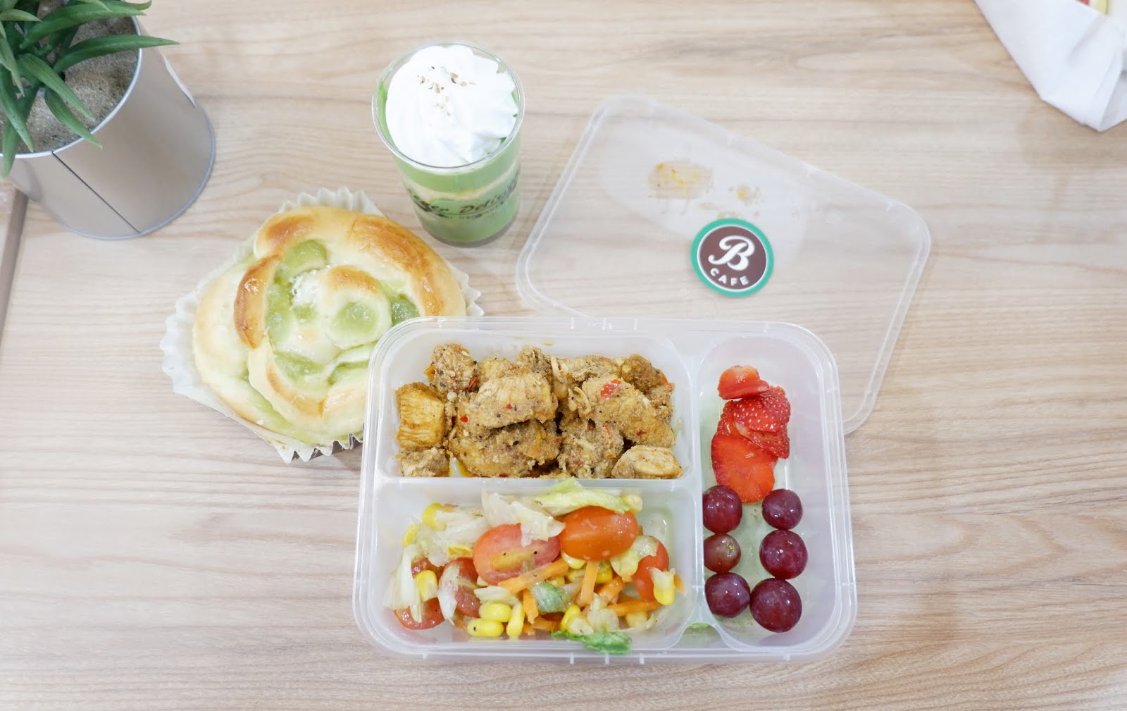 Sara Wanderlust: KK Concept Store Now in Malaysia | B Café