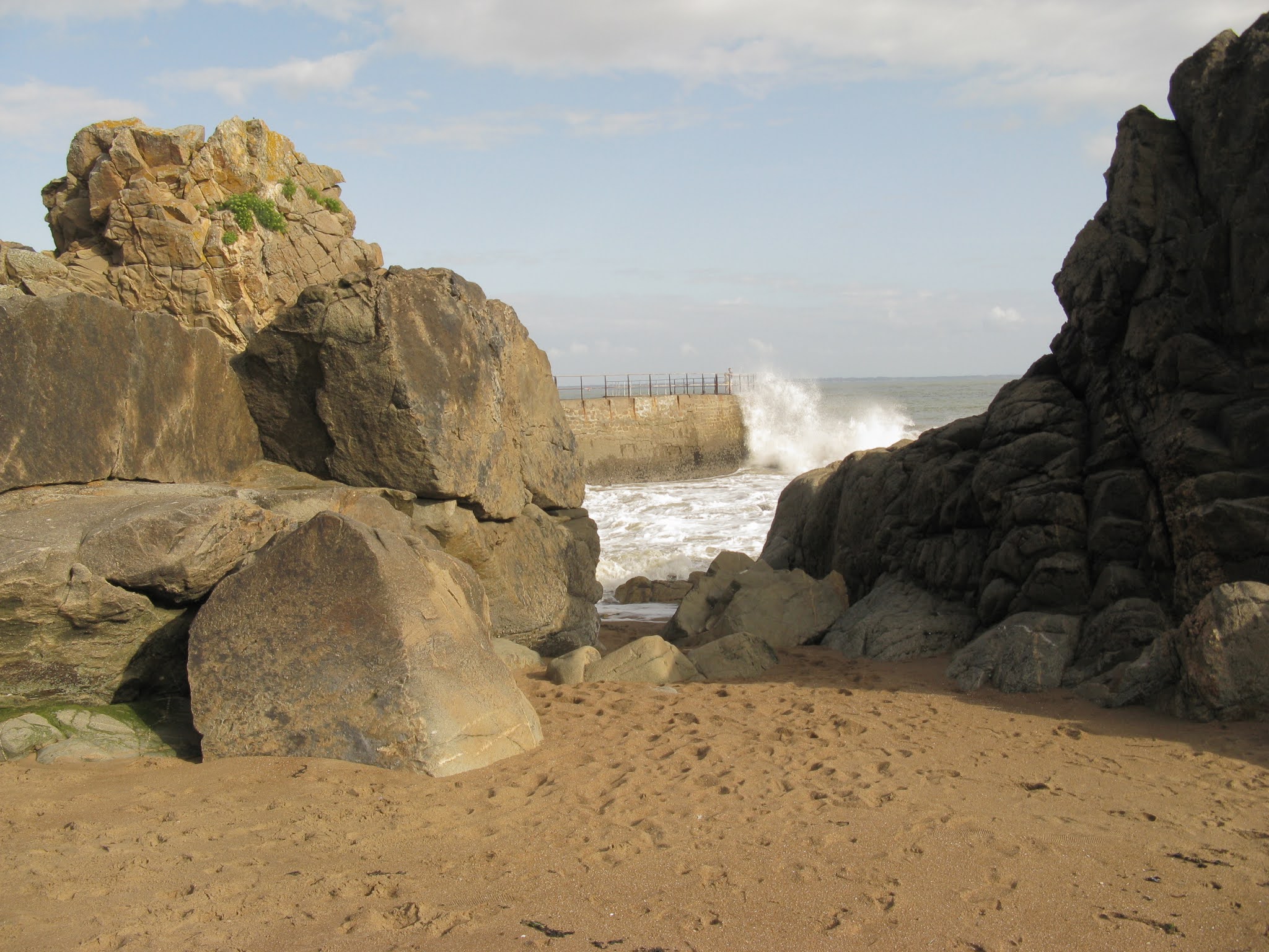 PROMENADE SUR LA PLAGE DE MONSIEUR HULOT A SAINT MARC-SUR-MER