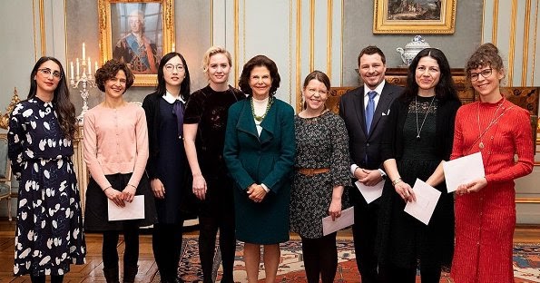 Queen Silvia presented her foundation's research scholarships ...