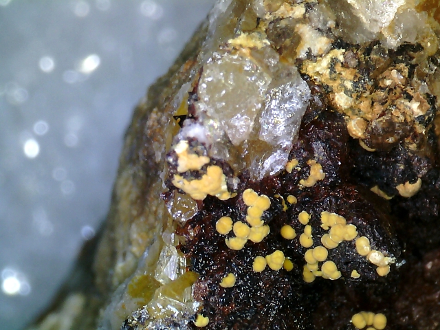 CSMS GEOLOGY POST: LITTLE SPHERES OF MINERALS