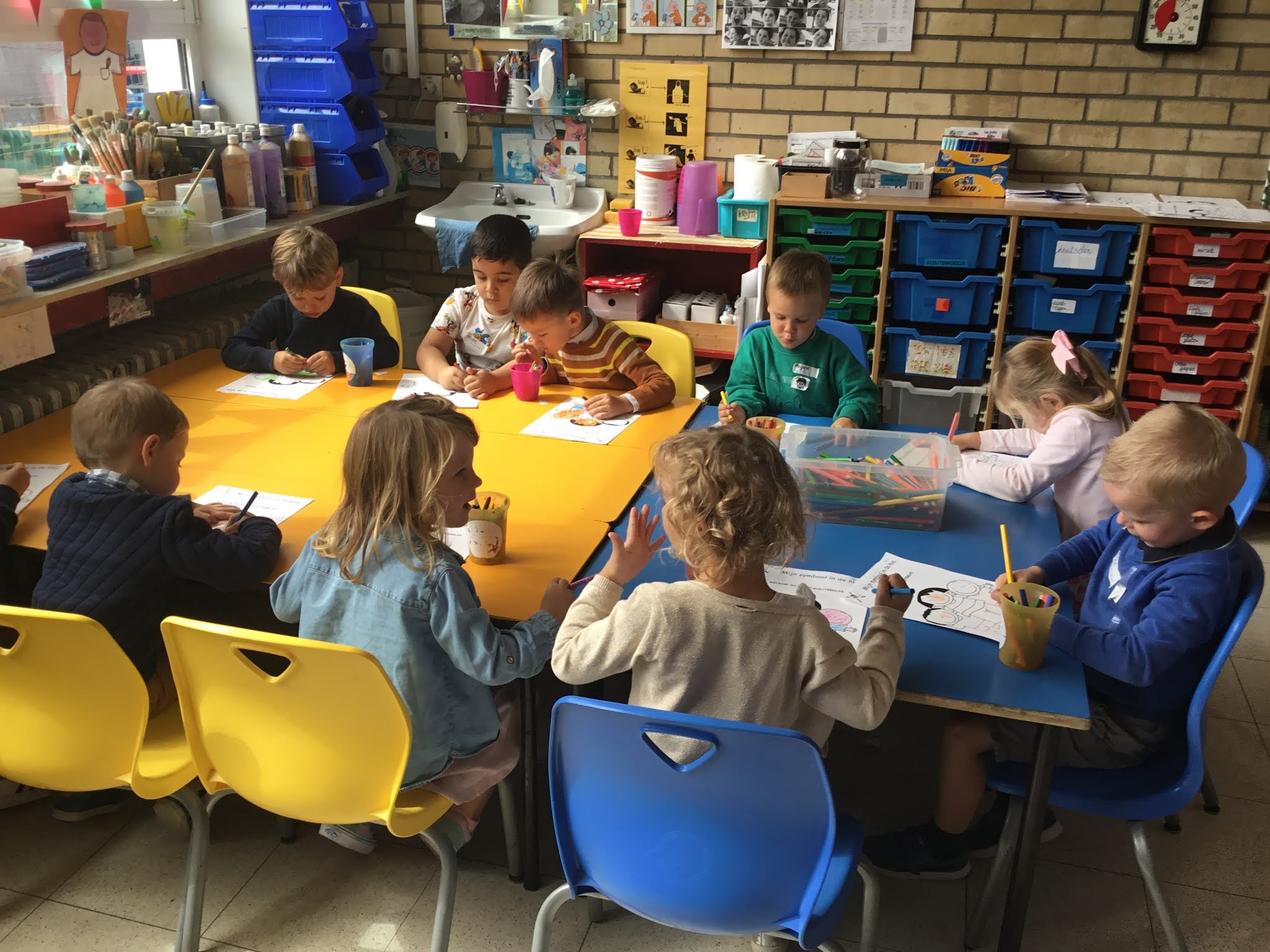 De tweede kleuterklas van juf. Katrien: Mijn eerste schoolwerk!