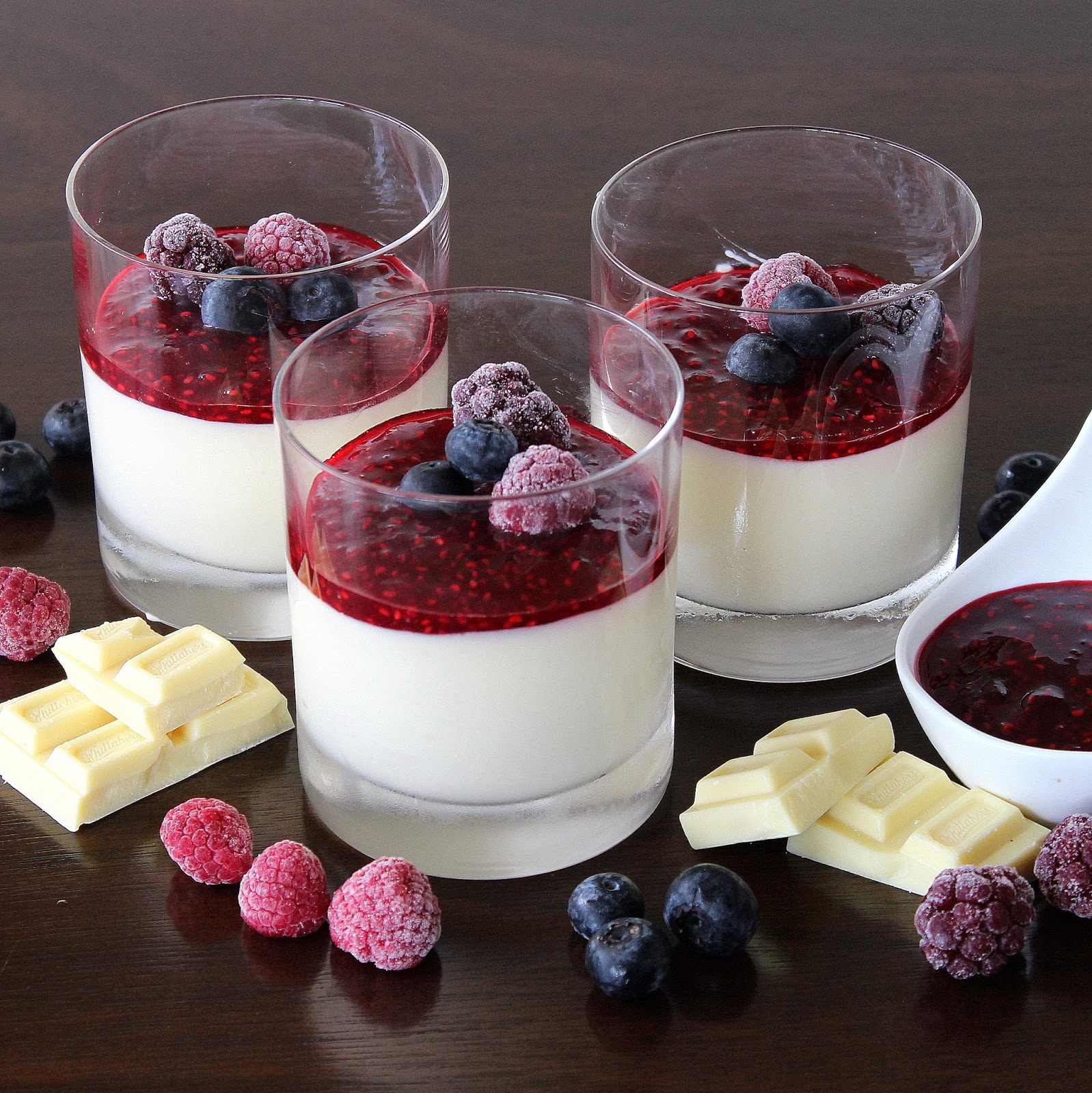 PicNic: White Chocolate and Berry Mousse
