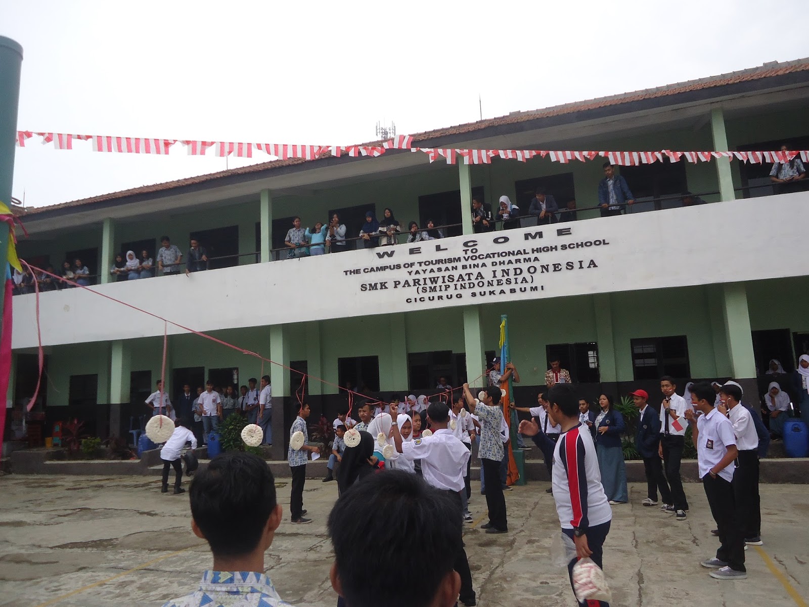 SMK PARIWISATA INDONESIA CICURUG: 2016