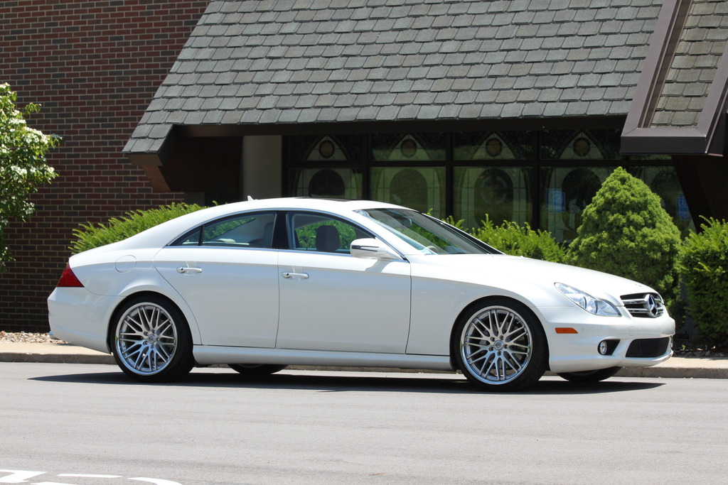 2009 Mercedes-Benz C219 CLS 550 on 20" Lexani Wheels | BENZTUNING