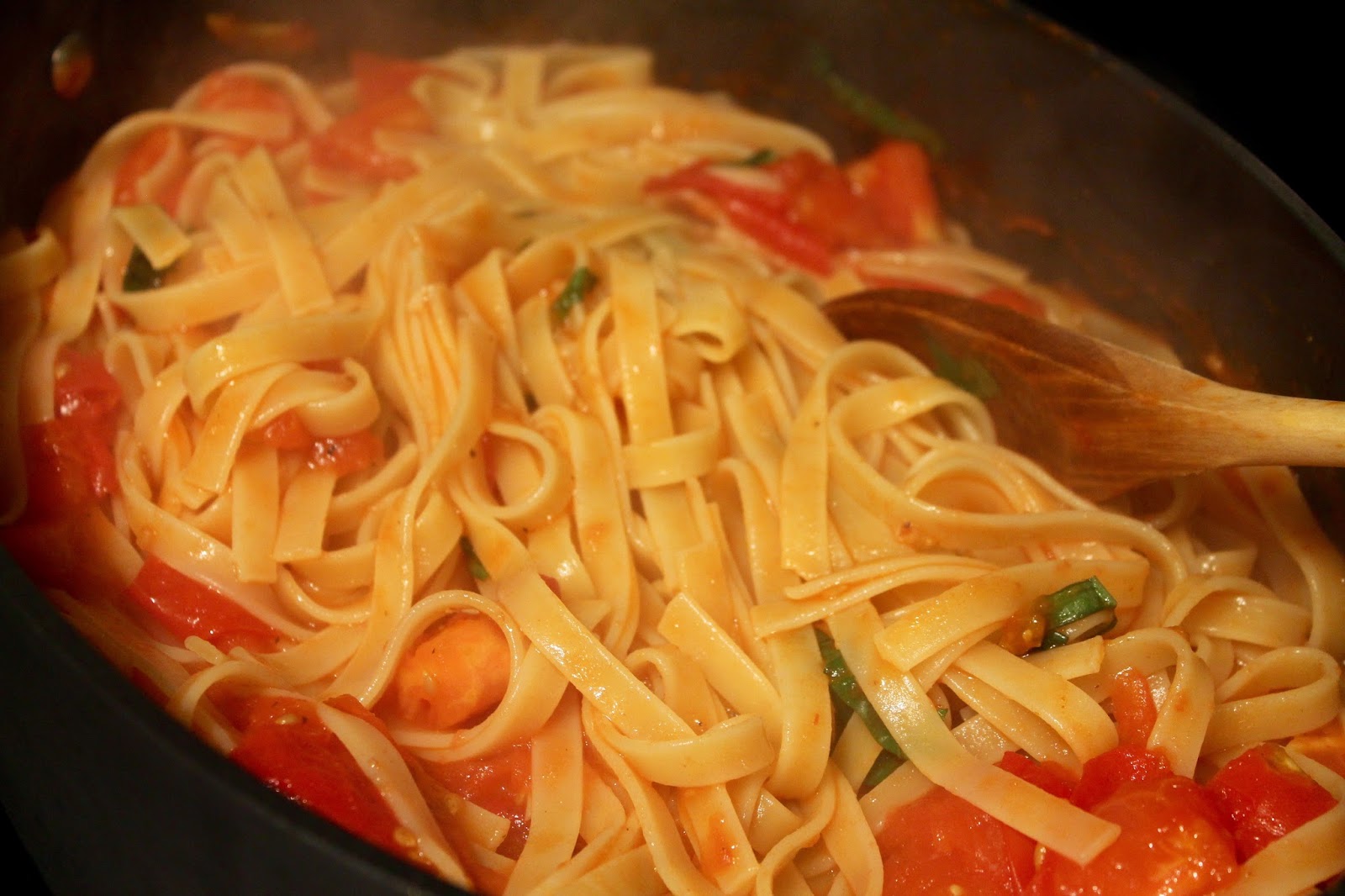 Cook In / Dine Out: Pasta with Quick-Cooked Tomato Sauce