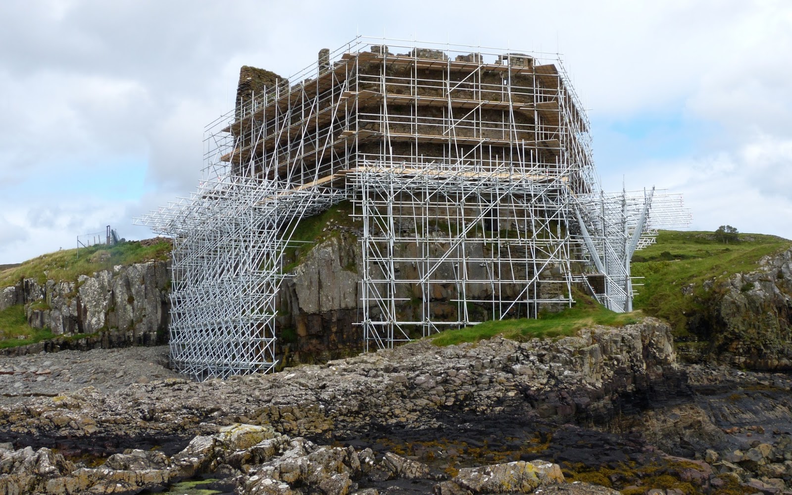 Mingary Castle: The Biggest Scaffolding Job in Scotland?