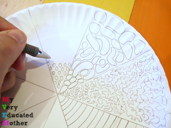 Kids Craft: Paper Plate Art Spirals