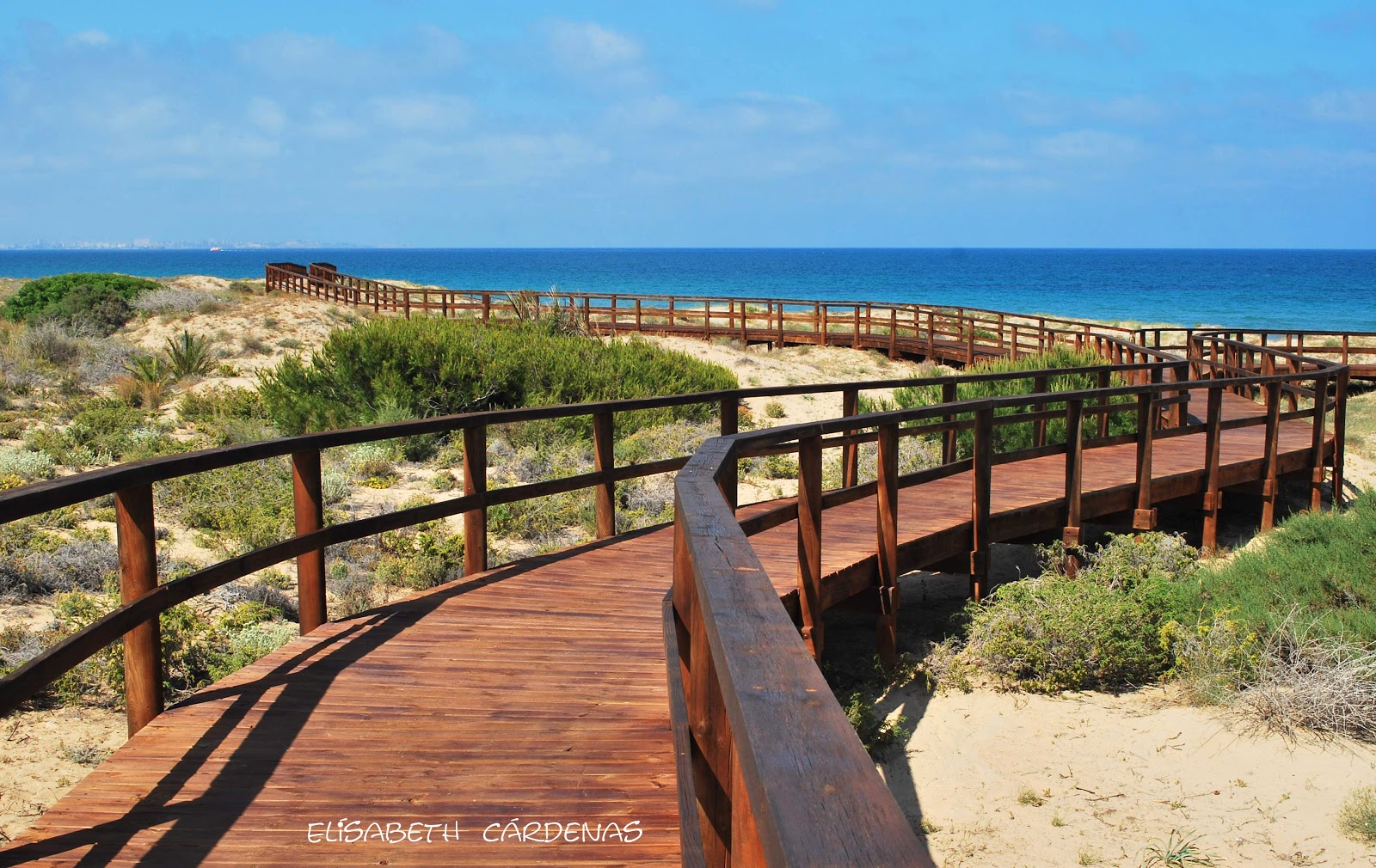 Videoproducciones Lunagran: Pasarela de madera. Arenales del sol. Playa ...