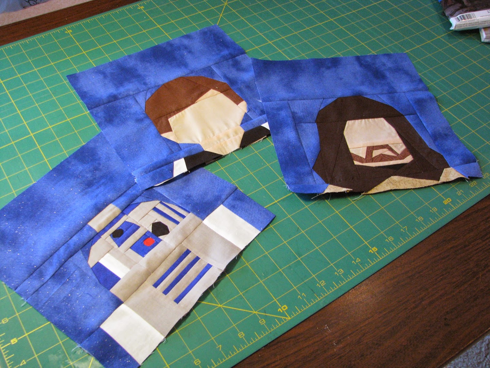 Pintucks and Pinafores : Star Wars Quilt