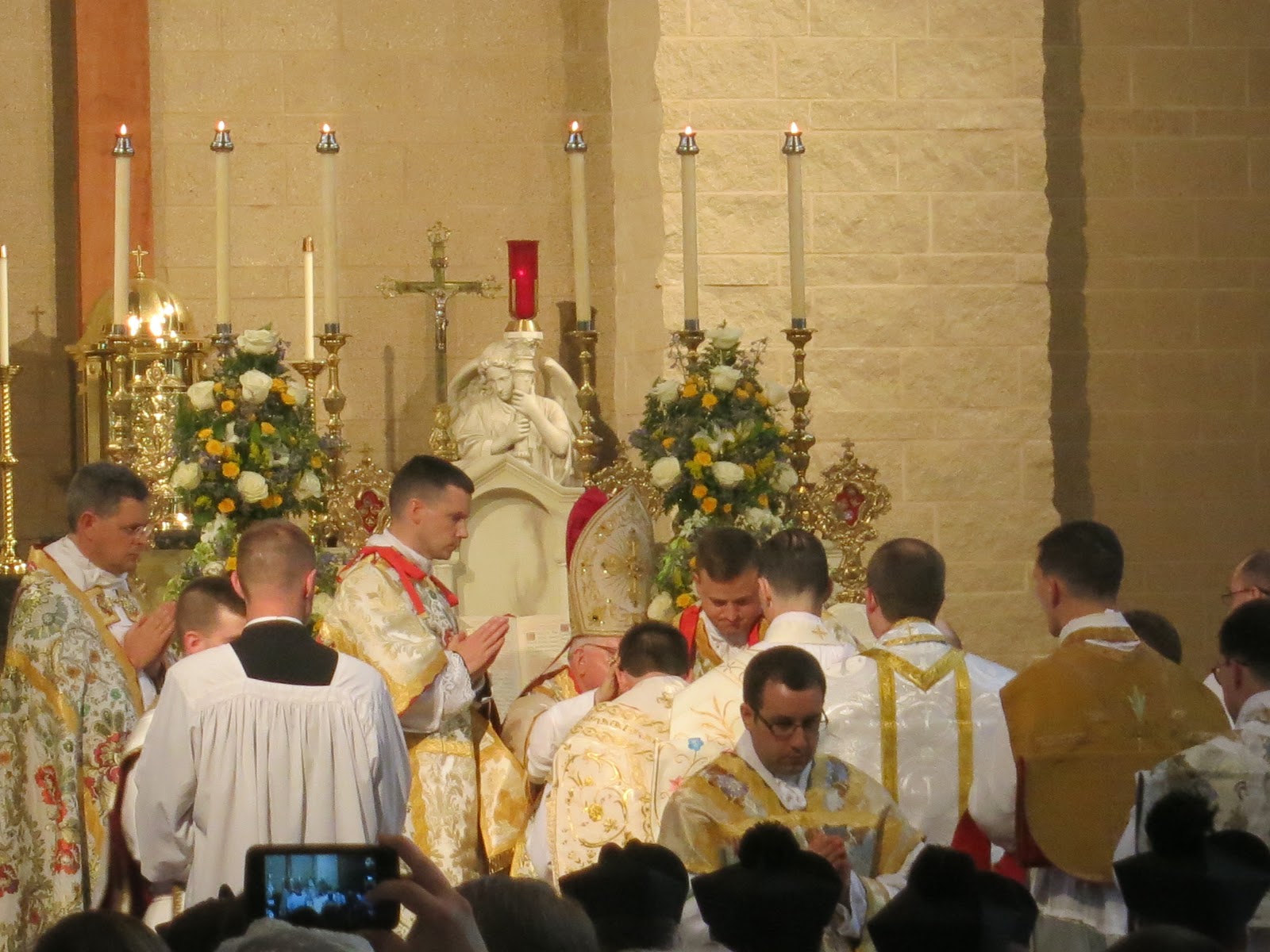 RORATE CÆLI: Ordination of FSSP priests