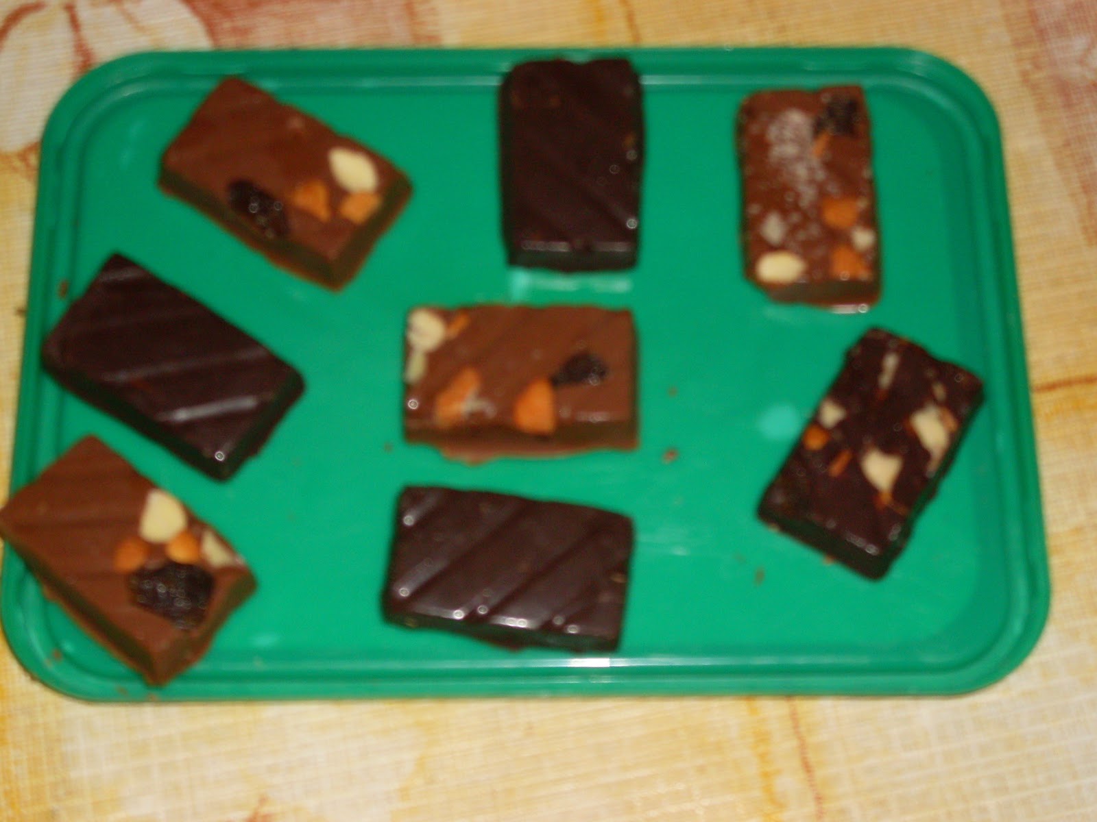 Roohi's Collections: Chocolaty fun with home made chocolates @ Roohi's ...