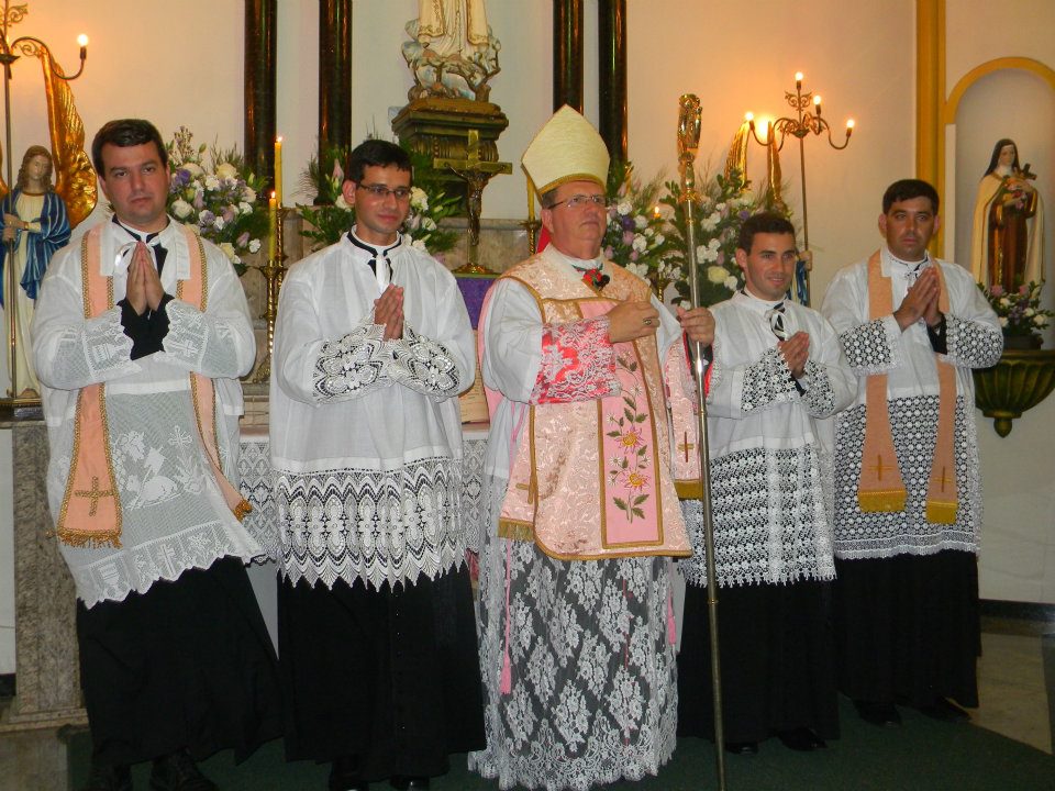 Santa Igreja: Rito da Tonsura em Itaperuna