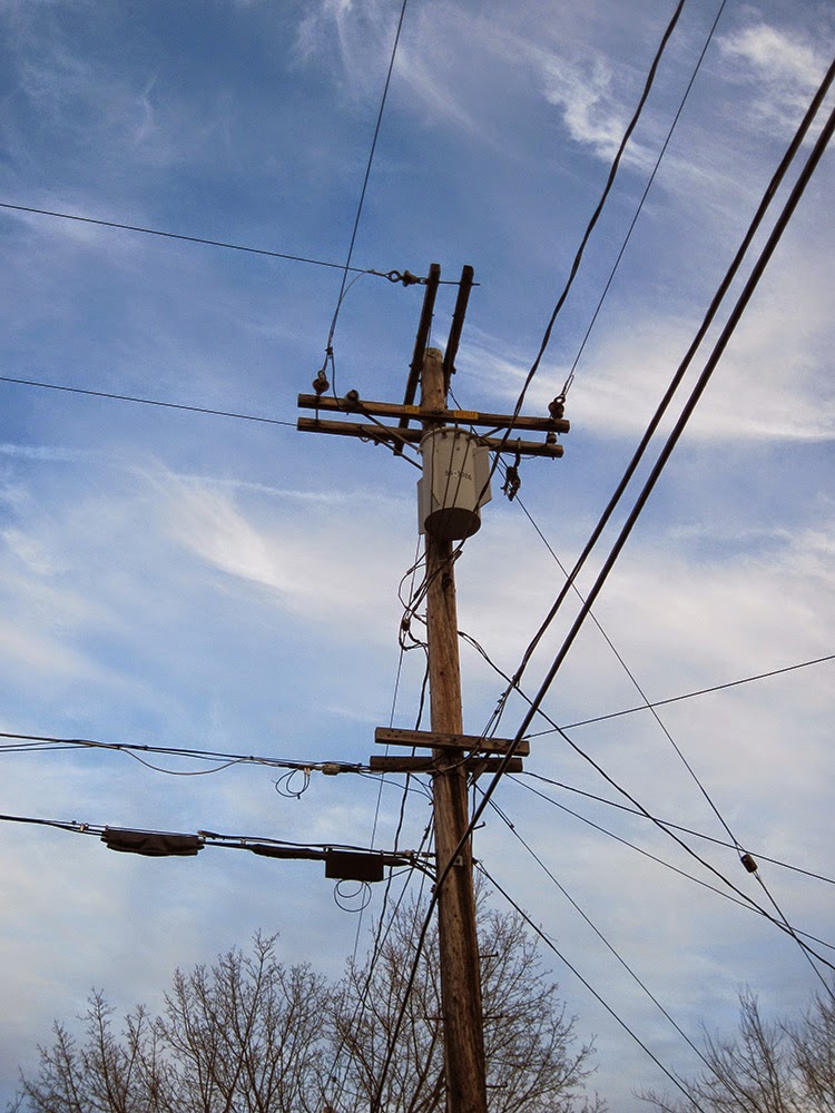 En del av det amerikanska landskapet - utility poles | Att bo i USA