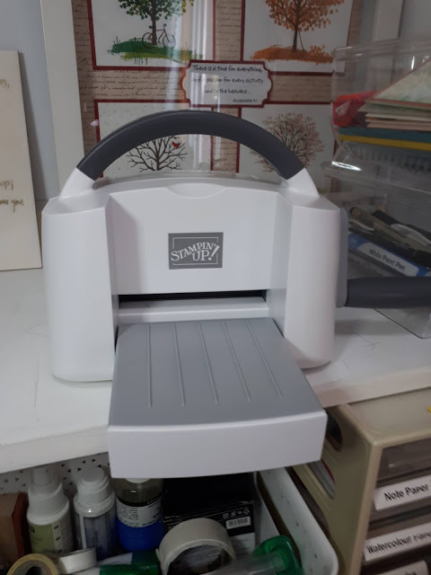 Caroline Nathan Art: Stampin' Up!® Mini Cut & Emboss Machine