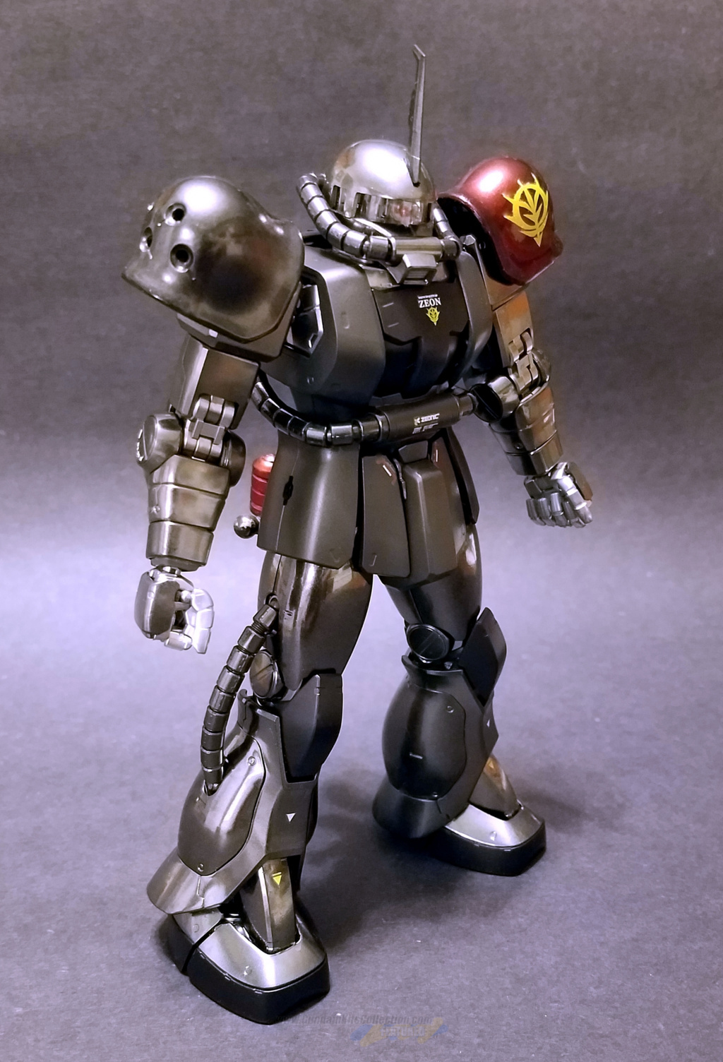 Custom Build: MG 1/100 Zaku II Ver. 2.0 "Black Knight"