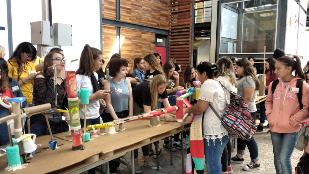 E.T N°8 D.E 13 - "Paula Albarracín de Sarmiento": Primer encuentro de mujeres técnicas