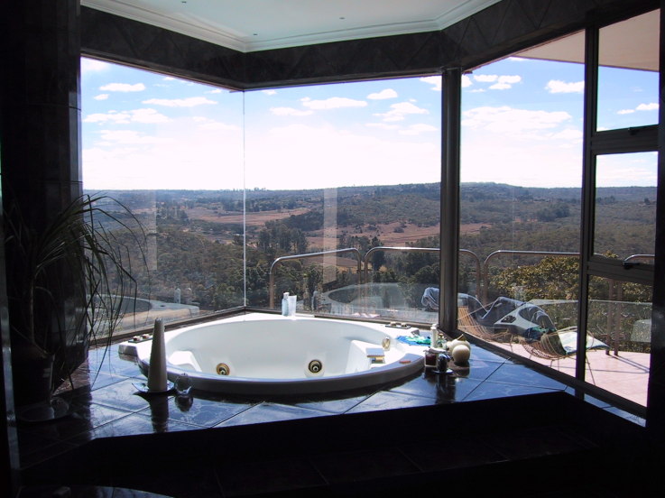 Mansion in the famous FolyJohn area of Harare | Luxury Mansions and ...
