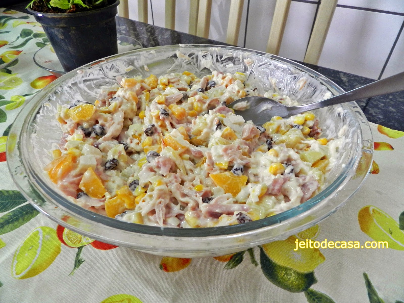 JORNAL PONTO COM: Salada tropical com frango defumado - receita fácil ...