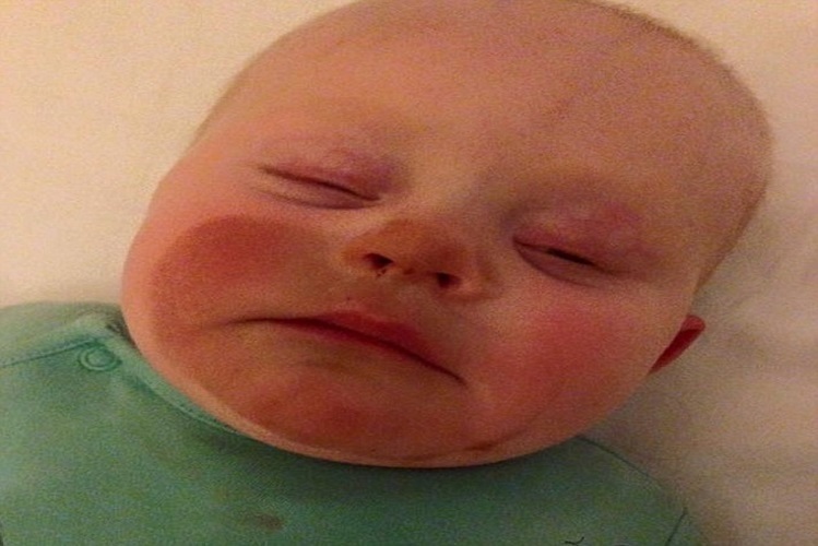 Blogue Márcio Melo : Mãe amamenta bebê após fazer bronzeamento ...