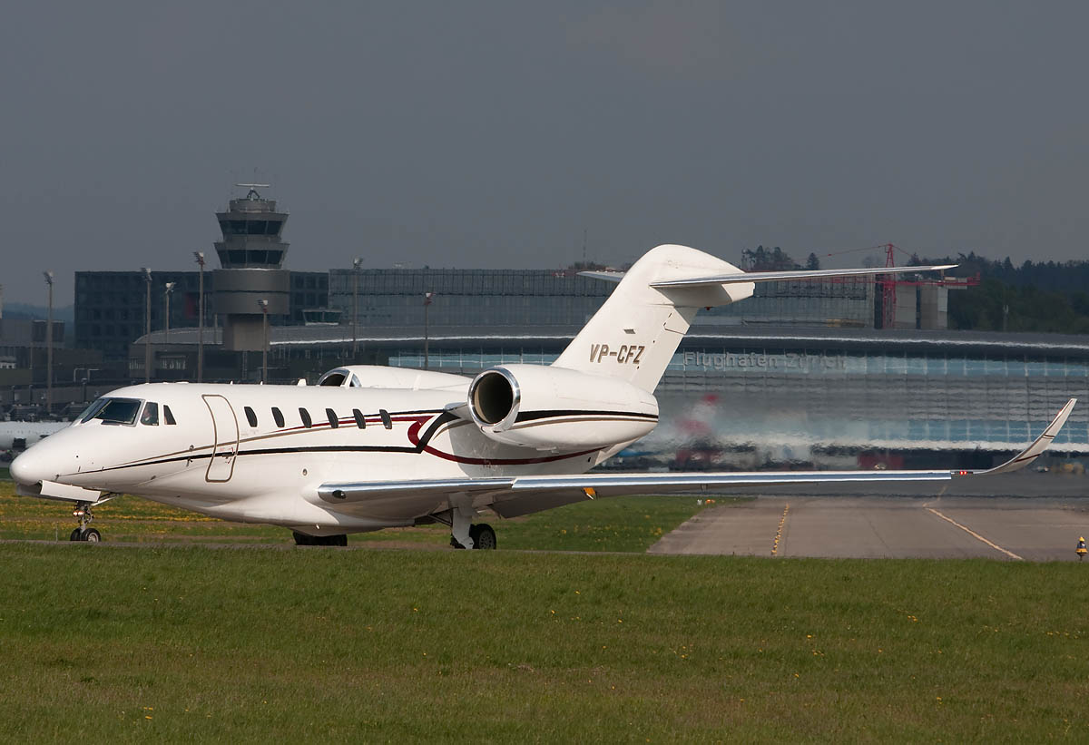 Jet und Propp`s 2011 von Jürg Bosshard: VP-CFZ - Flying Service NV ...