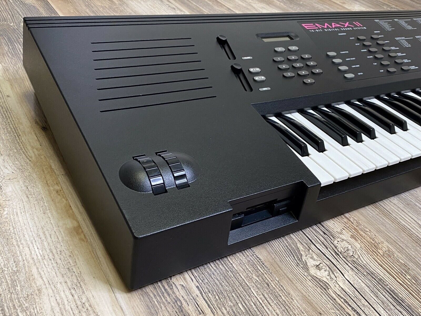 MATRIXSYNTH: E-mu Emax II Sampler/Synth SN 090002678