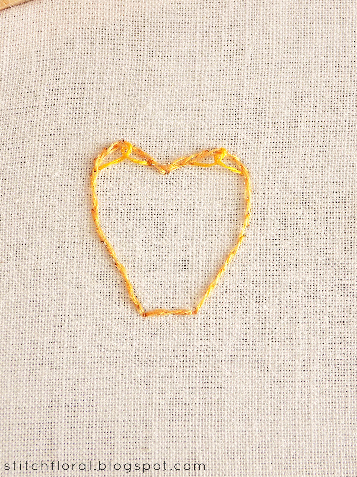 Detached buttonhole on irregular shapes - Stitch Floral