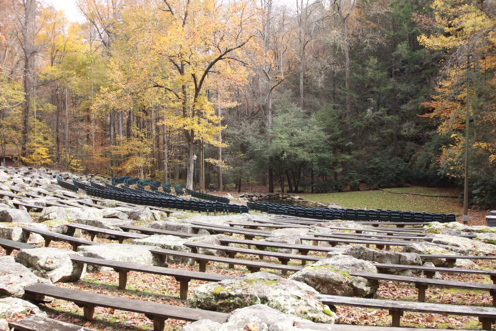 Blue-Eyed Kentucky: Laurel Cove Amphitheater and Pine Mountain State ...