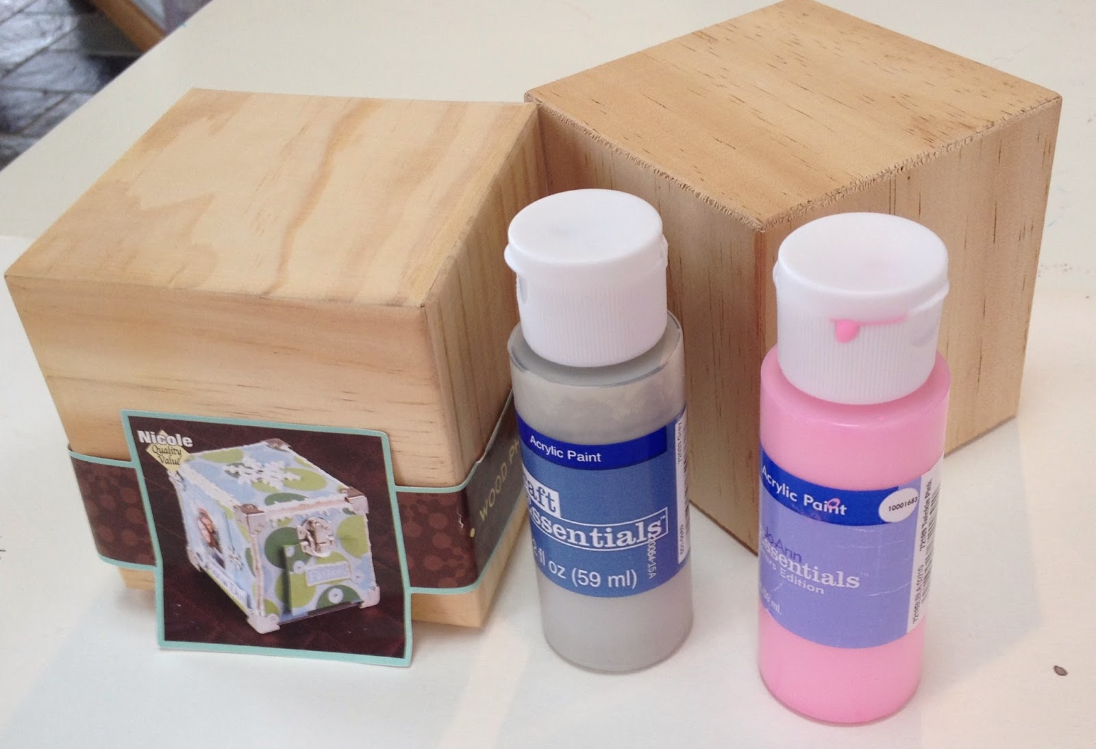 Tutorial: Baby Girl Nursery DIY First Initial Blocks