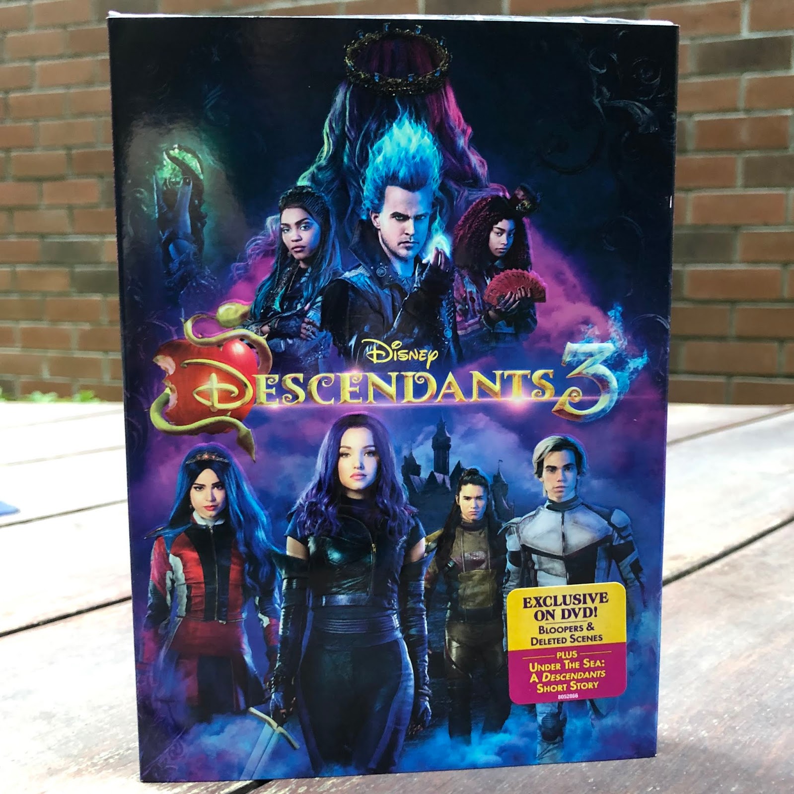 Picturing Disney: Descendants 3 Premiere and Tribute To Cameron Boyce ...