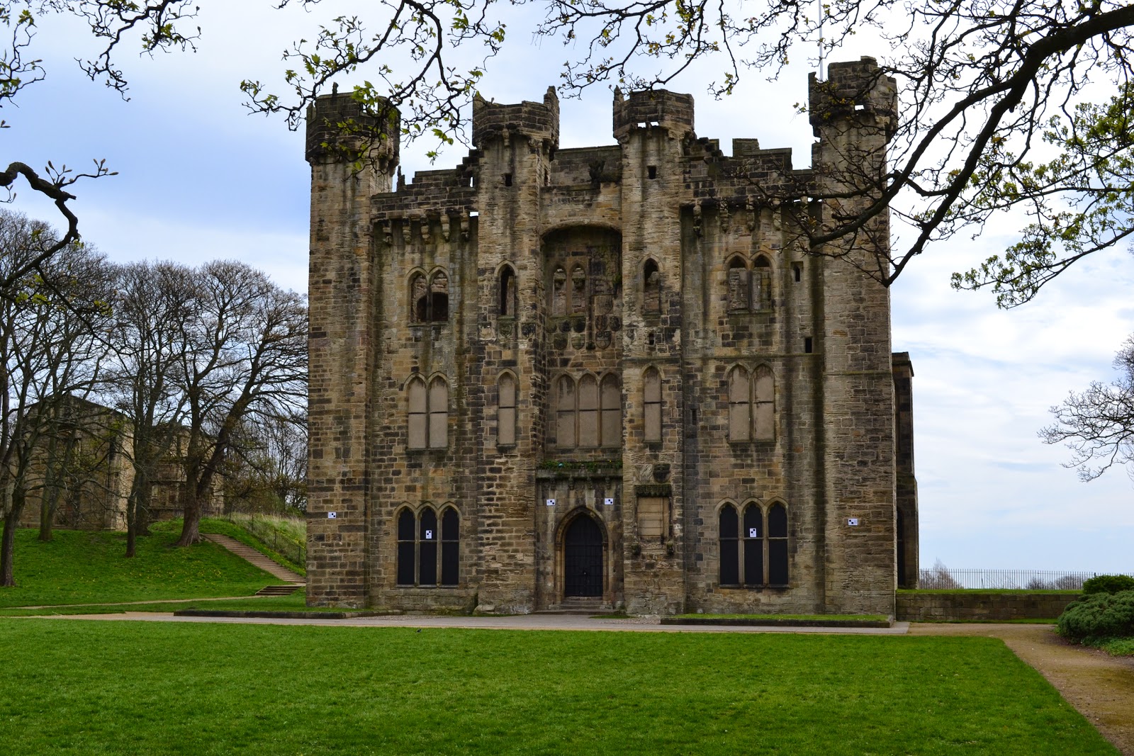A little bit of exploring: Hilton Castle