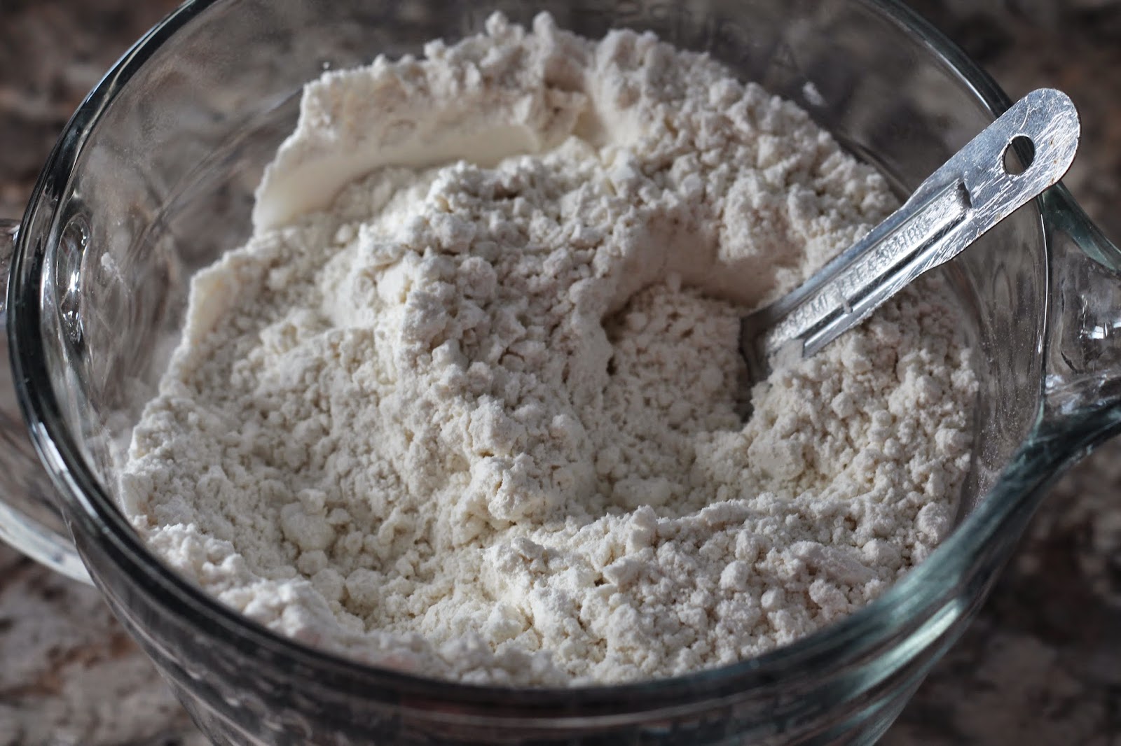 Mrs. Schwartz's Kitchen: Yellow Cupcakes with Vanilla Buttercream Frosting