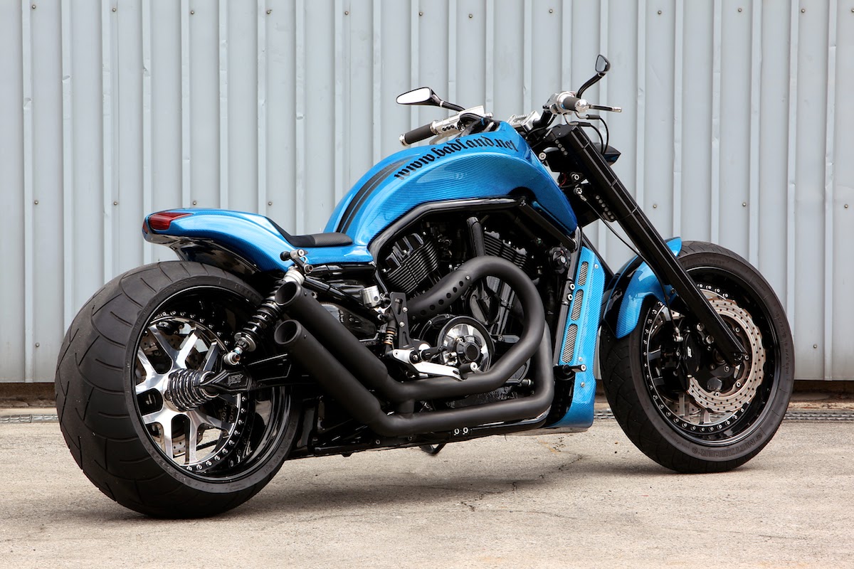 Racing Cafè: Harley VRSCAW V-Rod 2007 [ZIO] by Bad Land