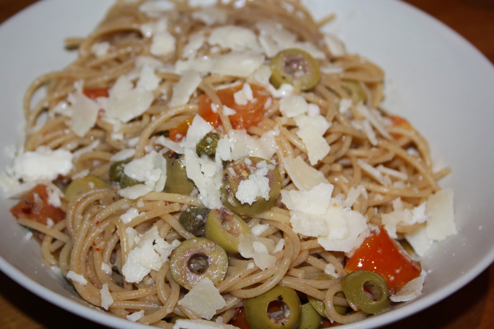 Ruokasurffausta: Pasta puttanesca - ilotytön pastaa - Hävikki Viikko ruokaa