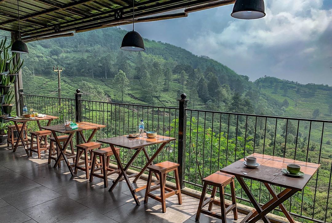 Daya Tarik, Harga Menu dan Lokasi Dara Cafe Puncak Pass Cisarua Bogor