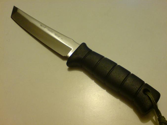 WeaponCollector's Knuckle Duster and Weapon Blog: Muela Tactical Tanto ...