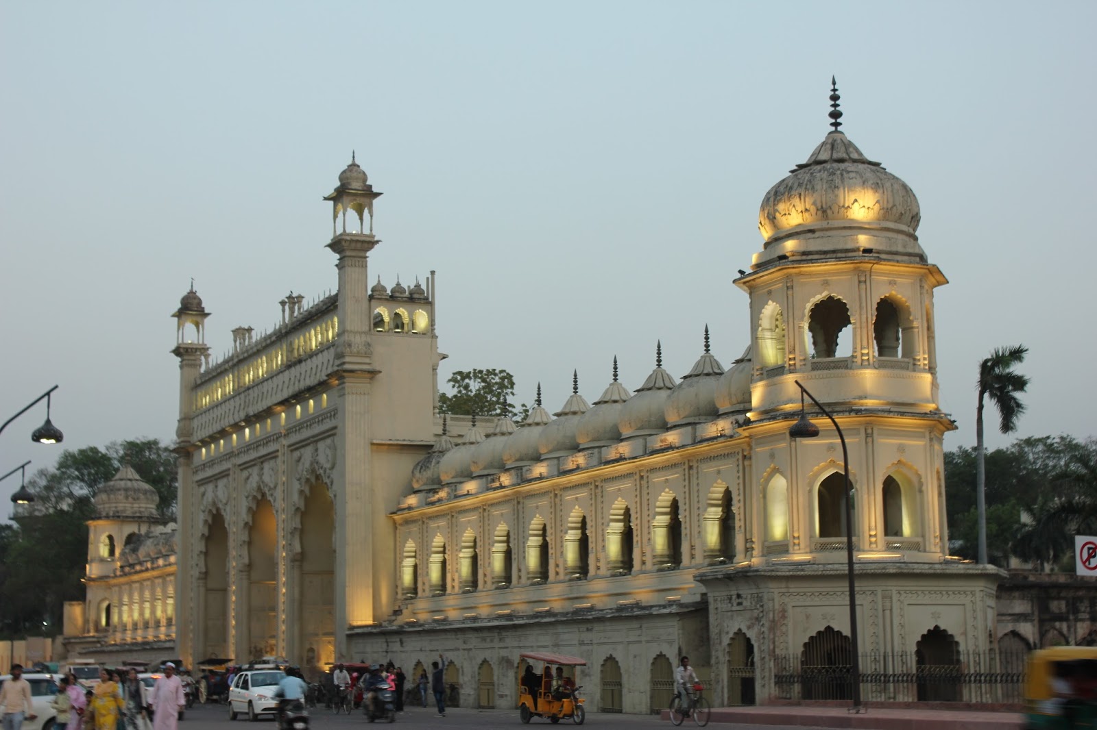 PEN DRIVE: Heritage Walk to Lucknow