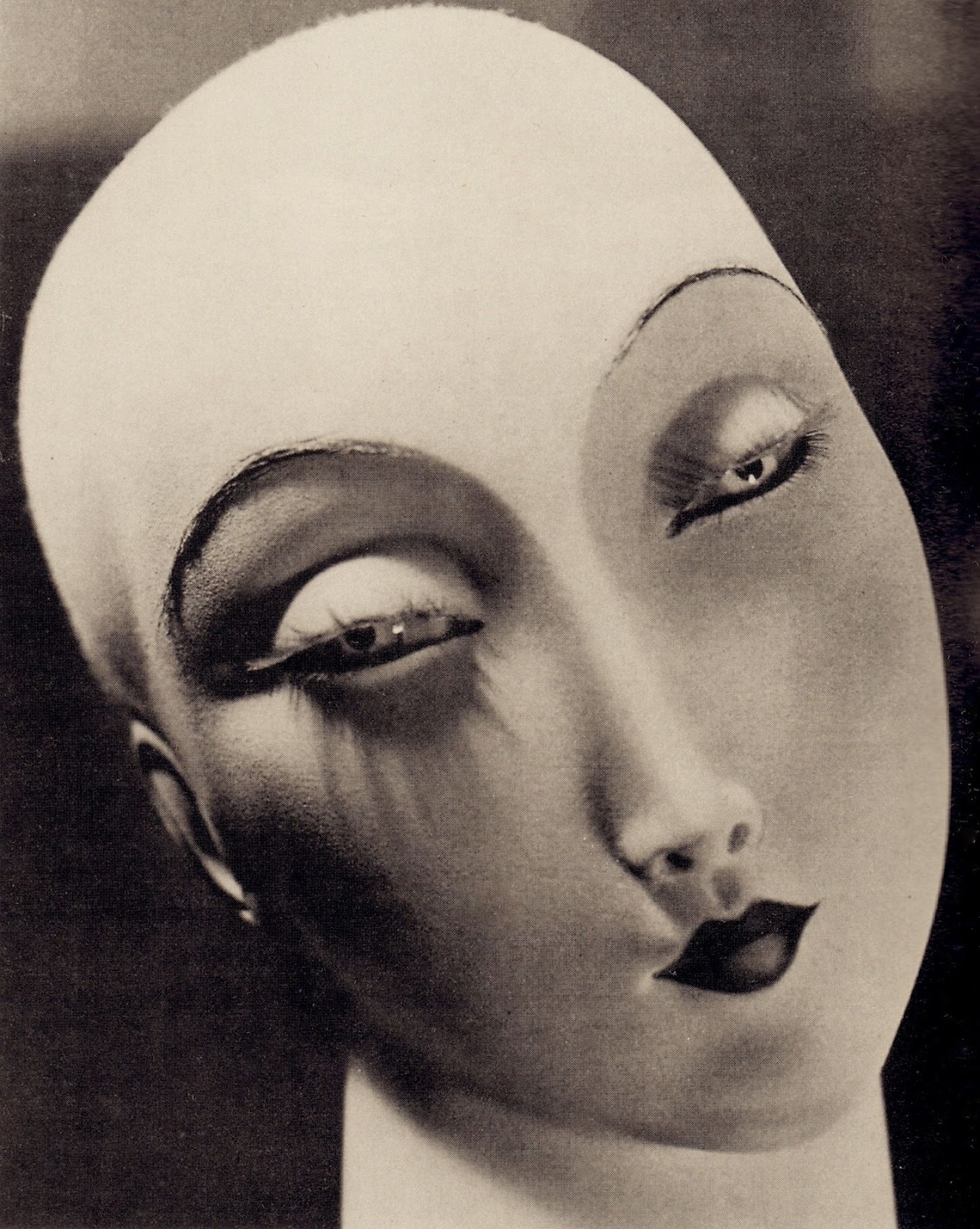 Erwin Blumenfeld | Fashion / Surrealist photographer | Tutt'Art ...