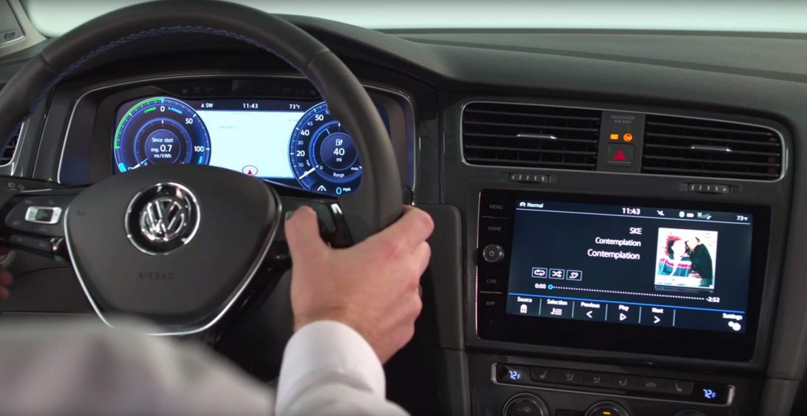 VW Golf 2017: vídeo mostra o interior com Cockpit Virtual