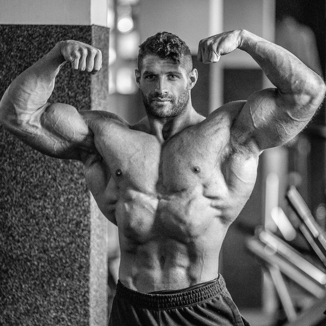 Muscle Lover: Hungarian IFBB Pro Classic Physique bodybuilder Laszlo Kiraly