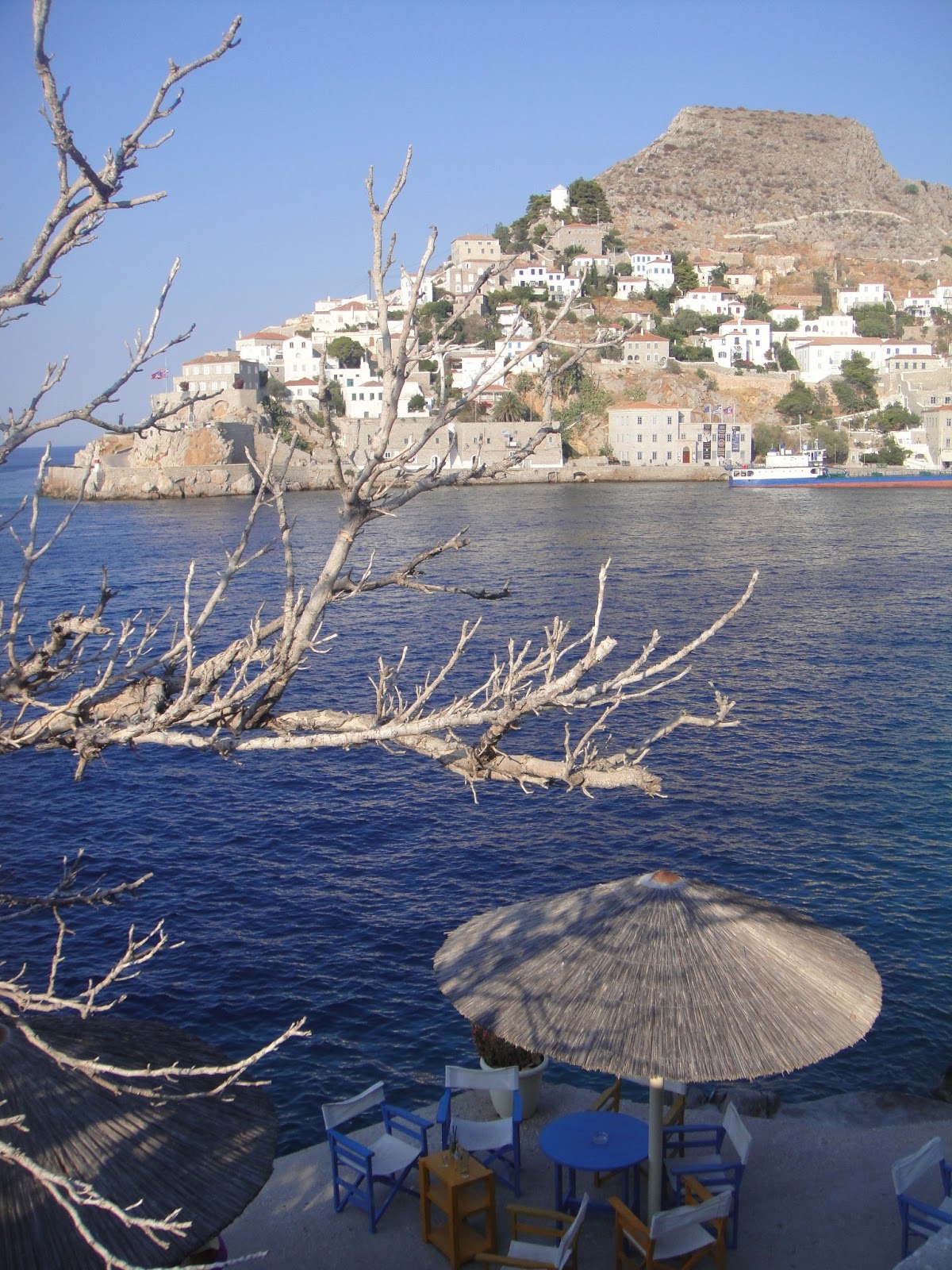 Ταξιδεύοντας στα σύννεφα..: (1) ΥΔΡΑ-ΤΑΞΙΔΙ ΣΤΑ ΝΗΣΙΑ ΤΟΥ ΑΡΓΟΣΑΡΩΝΙΚΟΥ ...