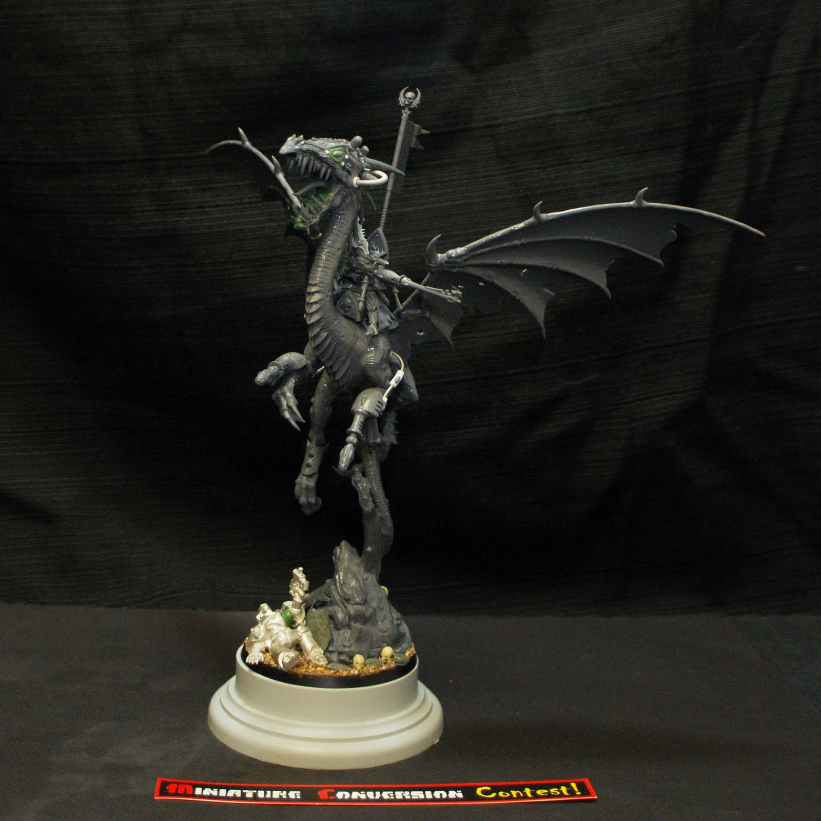 Eye of Error: Is that a Dragon with freakin Disintegrator Cannons on it?...