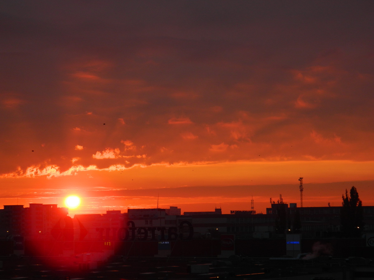 LA MULTI ANI, ROMANIA!: Rasarit