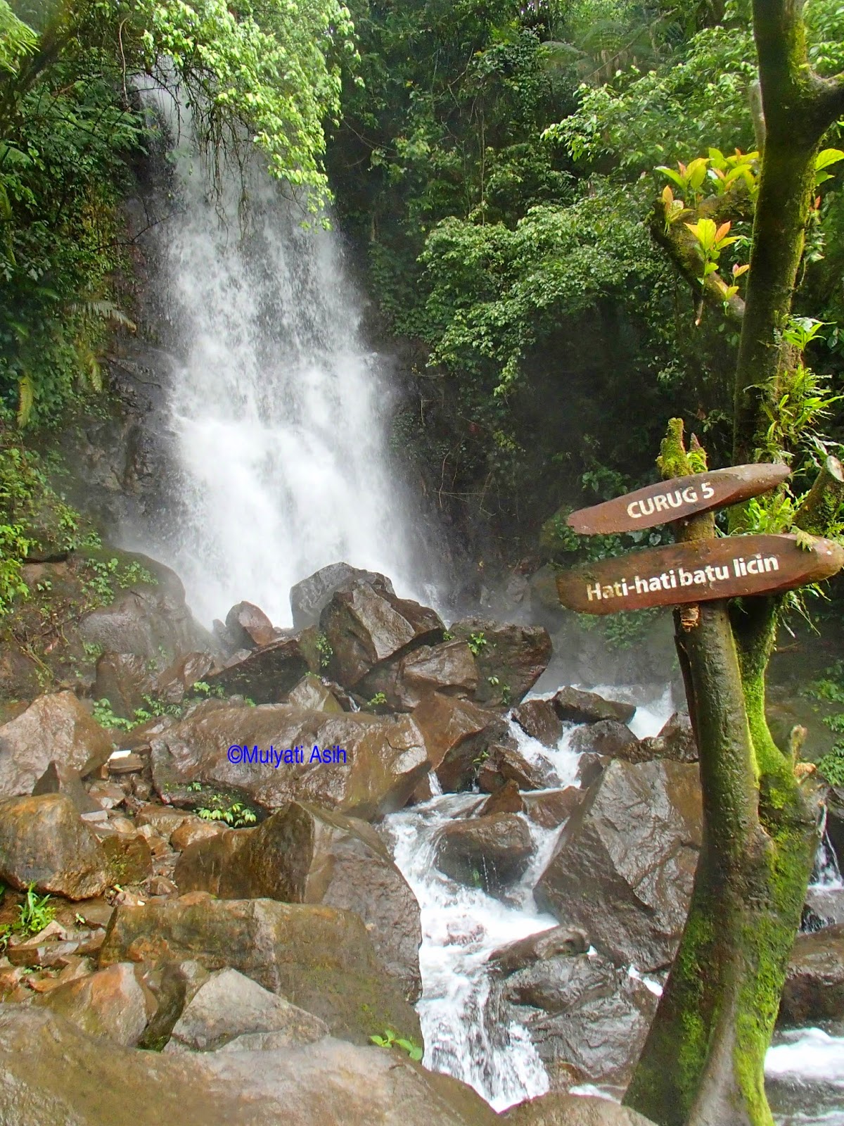 Merasakan Segarnya Curug Cilember