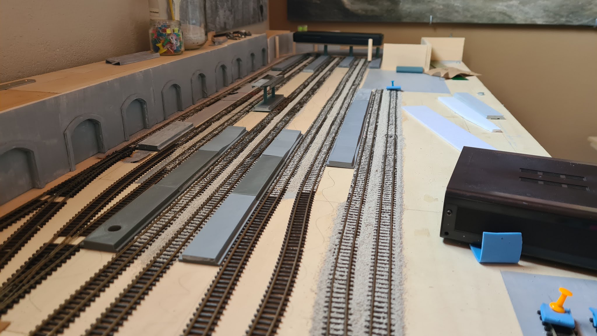 Modelismo Ferroviario escala N: Andenes modulares 3D con iluminación led