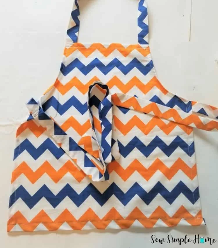 DIY Free Kids Apron Pattern & Tutorial | Sew Simple Home