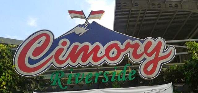 Cimory Riverside, Restauran Dengan Pemandangan Sungai Dan Taman Yang ...