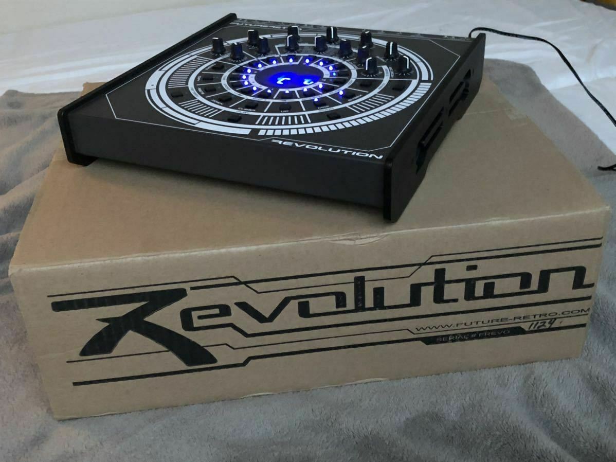 MATRIXSYNTH: FUTURE RETRO Revolution R2 TB-303 Monophonic Analog ...