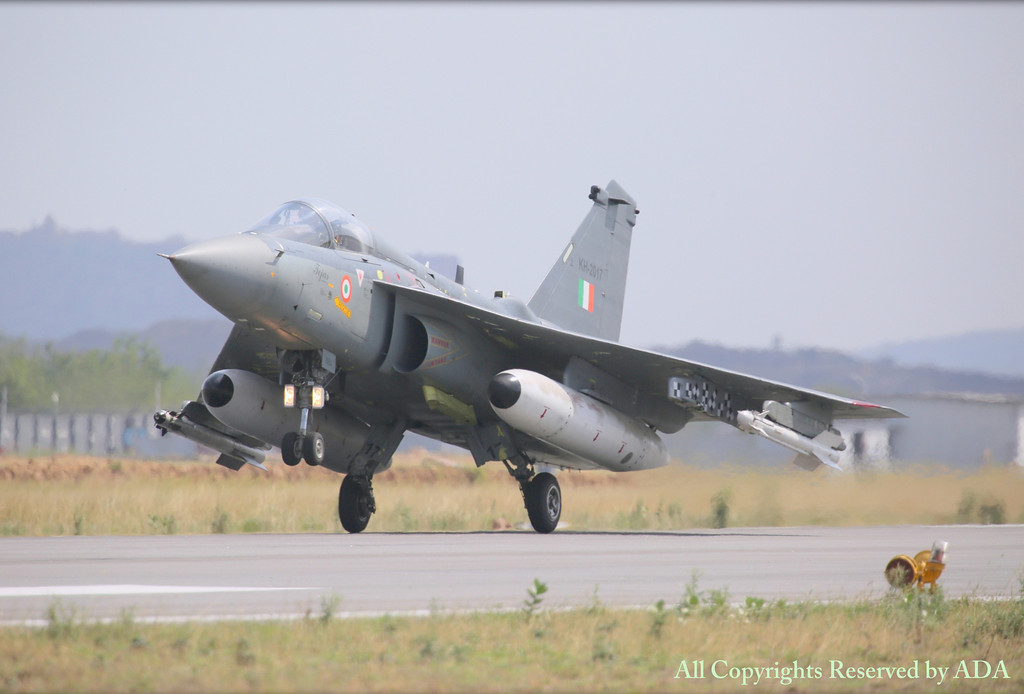 TEJAS FIGHTER JET TO PERFORM AT AERO INDIA 2017 - Blog Before Flight ...